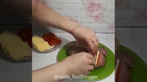 Грудинка запечённая сыром и помидором...