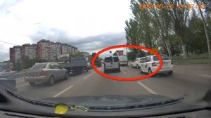 С крайней правой, поворот налево