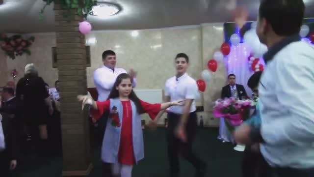 Кавказская свадьба. Детвора жжёт лезгинку