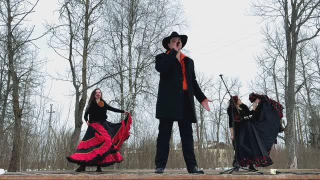 ЕДУ К МИЛЕНЬКОЙ 💃🏿. ПЕВЕЦ Е. БЕРЛИН  И КОЛЛЕКТИВ ЦЫГАНСКОГО ТАНЦА "ЭКСПРОМТ". ШОУ БАЛЕТ. #АНСАМБЛЬ