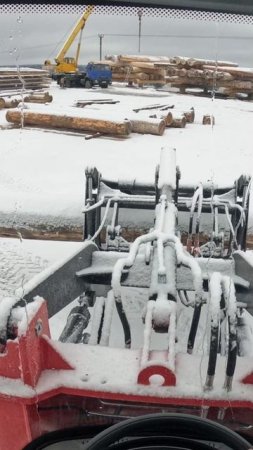 Трудяга красный трактор и универсальный помощник Nordic Z20 на службе строительной компании