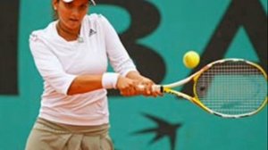 sania mirza action in game playing looking very hottest player