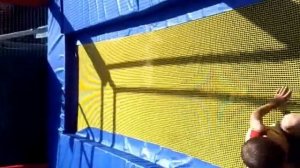Батут в ЦПКиО им. Белоусова г. Тула.3gp