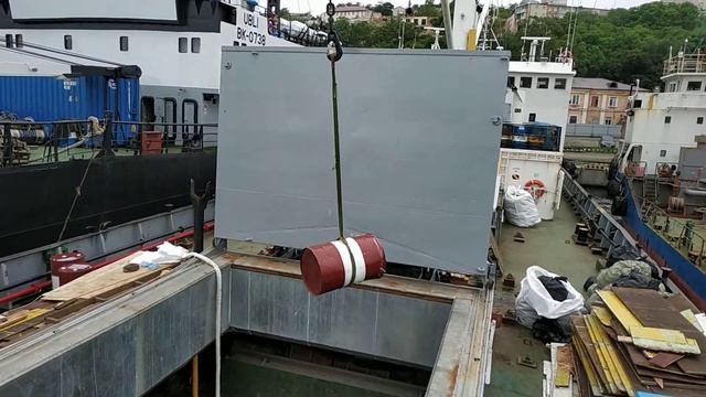 Утепление напыляемым пенополиуретаном морских рефрижераторов. Владивосток