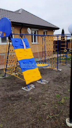 Мечта для детей - игровой комплекс с качелями на участке