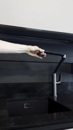 Cкидкa 40% на куxонный гаpнитуp Glass oт итальянского бpендa Arredo3, в связи со сменой экспозиции.