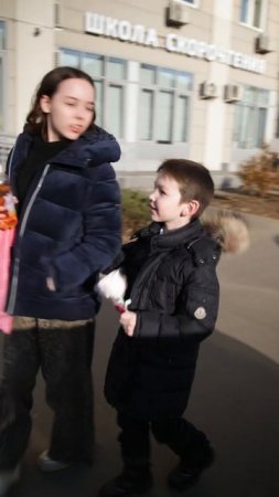 Вот такую замечательную акцию устроили юные джентельмены из IQ007 в честь 8 марта!