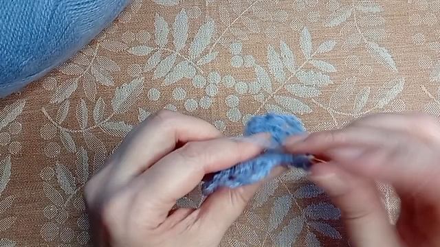 Симпатичный квадратный мотив крючком