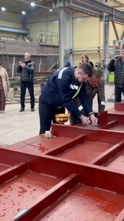 Закладка киля плашкоута