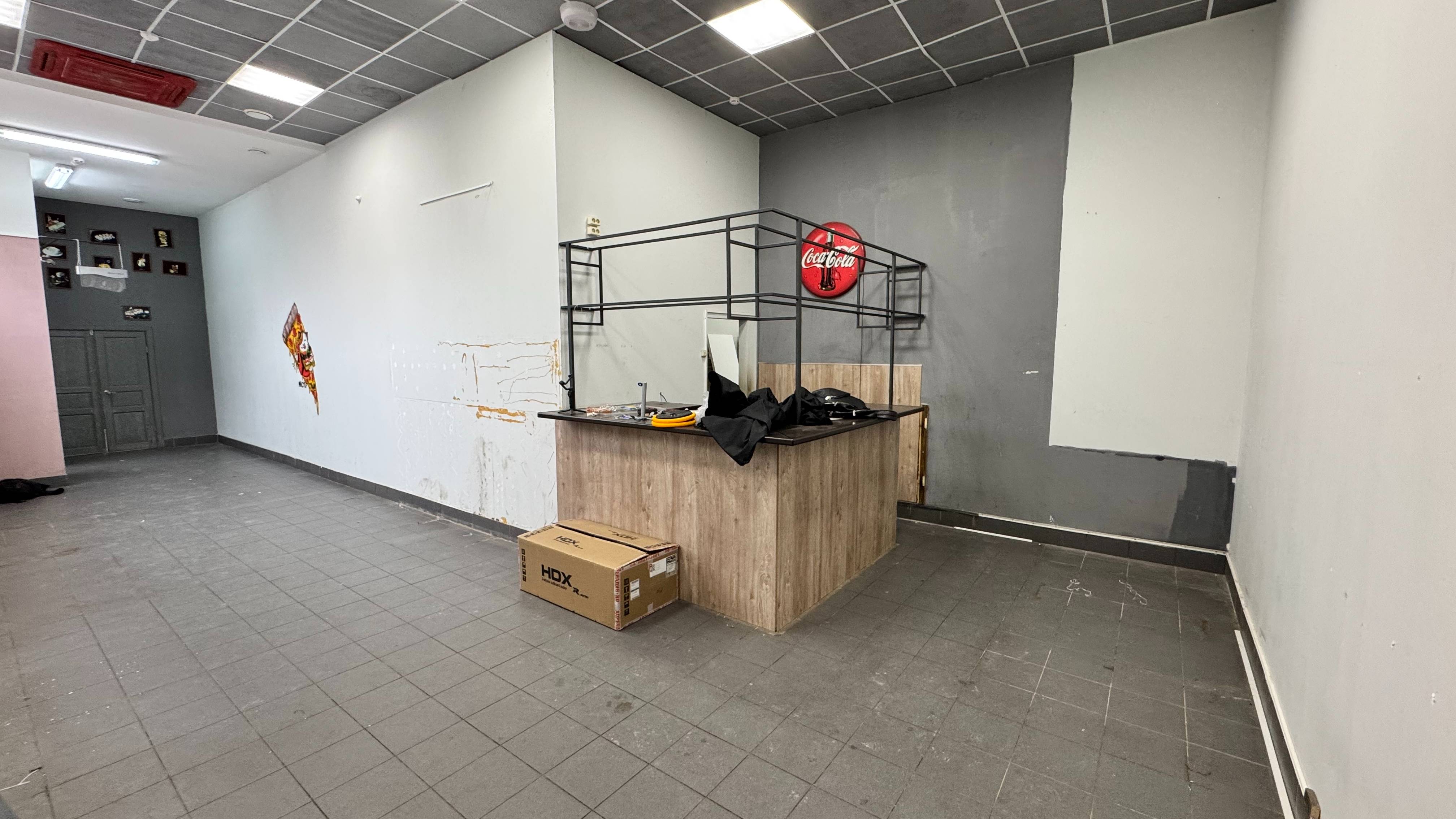 Помещение с отдельным входом ТЦ МИР, г. Волгореченск