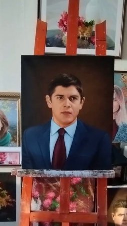 Мужской портрет написан маслом по фотографии.