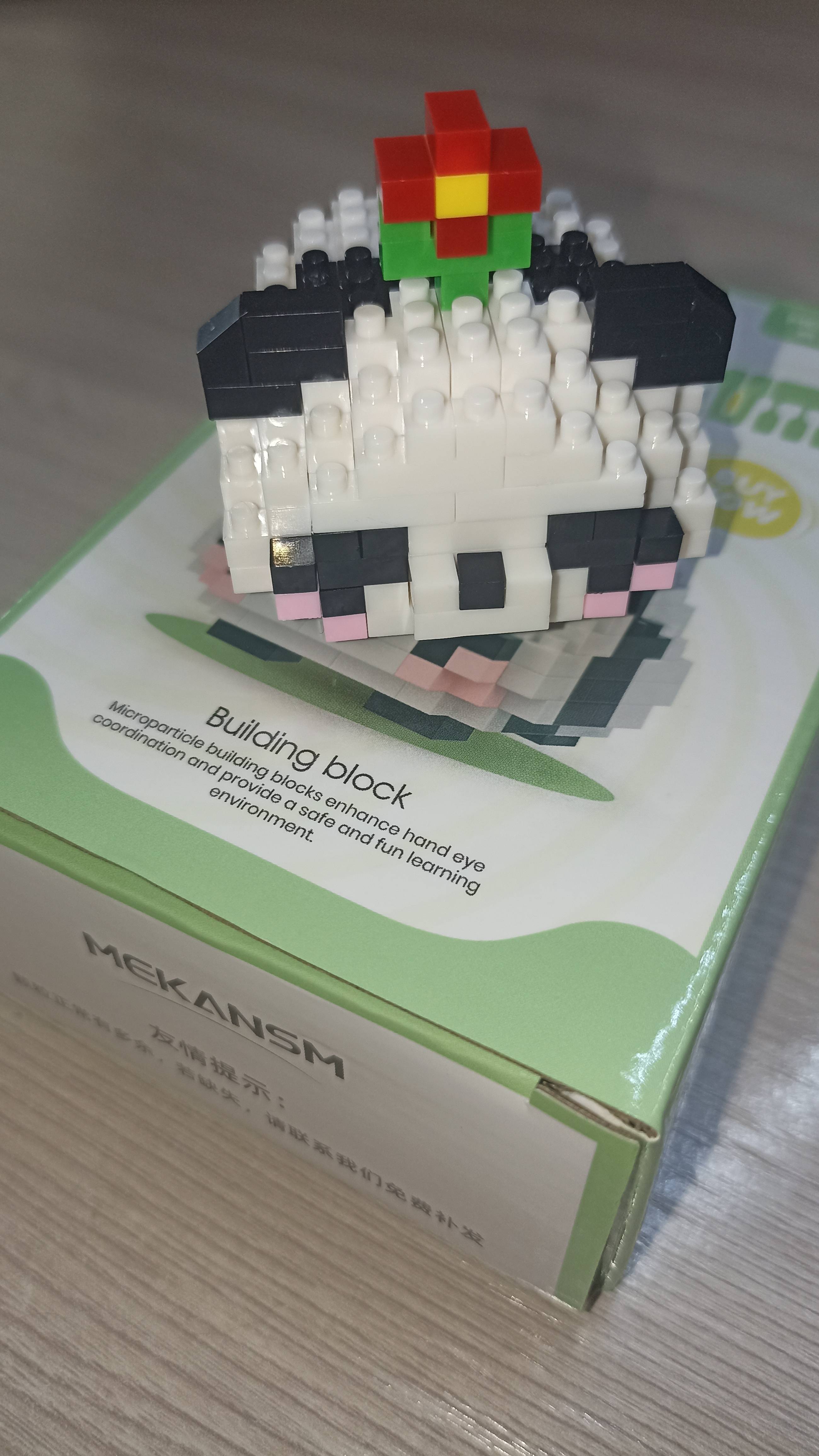 Панда из конструктора