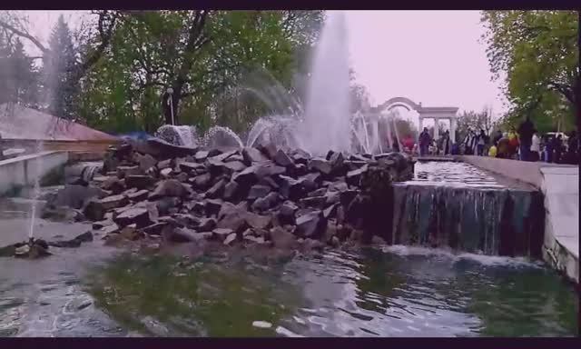 Старый фонтан в центральном парке, город Орел