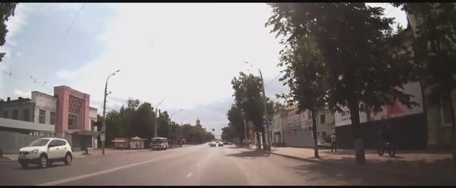 Город Орел из окна автомобиля. Проезд по центральной дороге