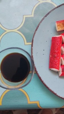 Как суши? Жареные крабовые палочки. Проверяю.
