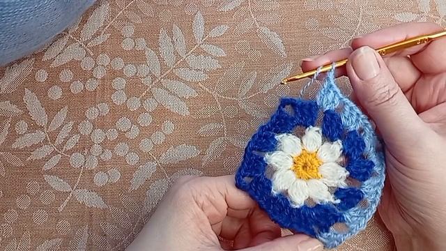 Вяжем вместе квадратный мотив крючком "Бабушкин квадрат"