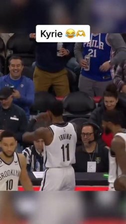 Kyrie made a heart at the Sixers fans heckling Ben Simmons 😅