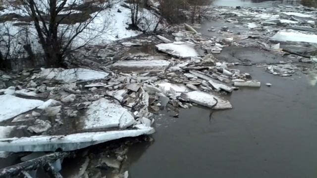 РЕКА УРШАК. Паводок. Затор возле моста в БУЛГАКОВО