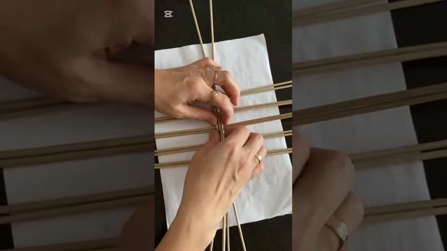 Начало плетения овального дна