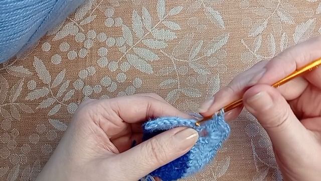 Интересный квадратный мотив крючком