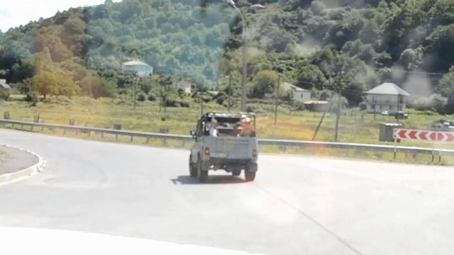 Путешествие в горы к водопадам.