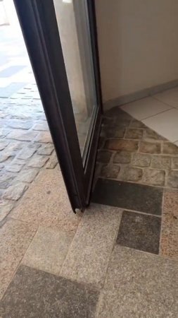 МНОГОФУНКЦИОНАЛЬНАЯ ДВЕРНАЯ ЩЕТКА В КОМПЛЕКТЕ С АЛЮМИНИЕВЫМ ПРОФИЛЕМ