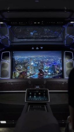 Поездка на V-Class от Z’art станет идеальным началом выходных✨