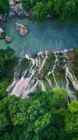 🌳💚 Водопад Бише в Хоррамабаде, провинция Лорестан в Иране