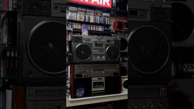 Cassette Player PINK / Get The Party Started★ Album Missundaztood (2001) #PERDISCO (HITACHI)TRK-828