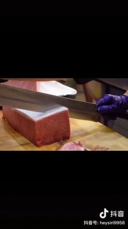 تقطيع سمكة التونه🐟 العنيده بدقه🗡