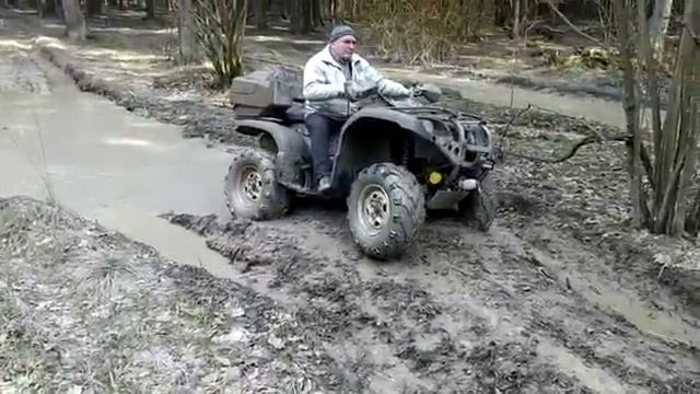 Kawasaki и Yamaha Grizzly против бездорожья!