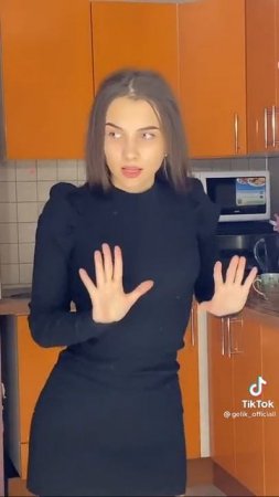 моя жопа кенгуру скачет на твоём лице