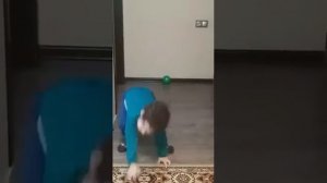 делаем шпагат.))