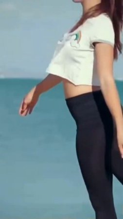 Шпагат в воздухе! ГРАНД ЖЕТЕ в аттитюд! Grand jete en tournant en attitude! Танцы Онлайн