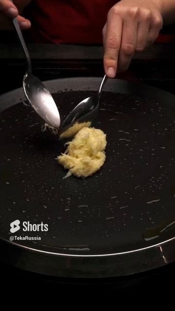 РЕЦЕПТ Рости (швейцарские оладьи из натертого картофеля) с тартаром из лосося