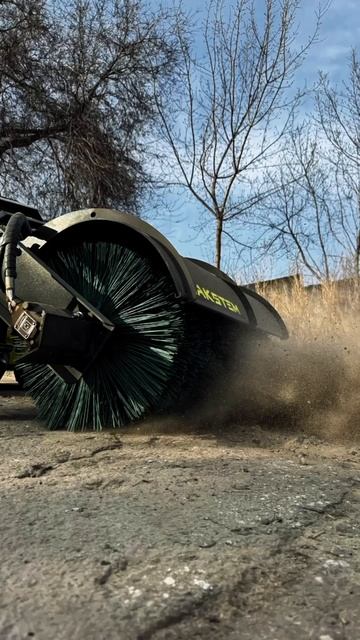 Щетка ❯ Отзыв от клиента ❯ Мини-погрузчик ❯ Макстем ❯ Уборка ❯ Аренда погрузчика ❯ Летняя щетка ❯ РФ