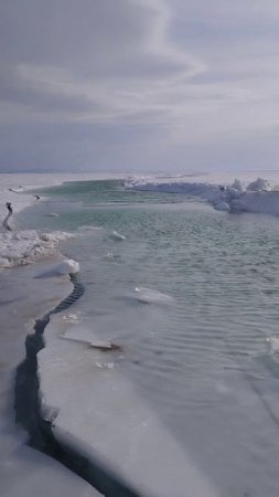 ⚡️В Чивыркуе разорвало ледовую дорогу