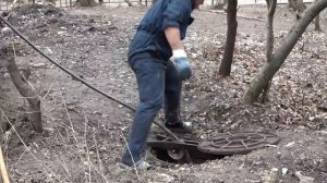 Продолжается работа по ликвидации дворовых канализационных засоров