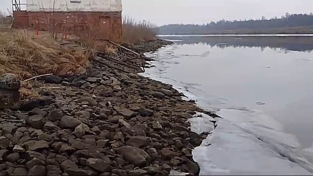 Канал им Москвы, вода ушла на 1 метр
