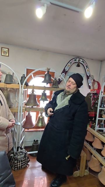 Самый старый, 400 летний, колокол из коллекции музей колокольного звона, Новосибирск