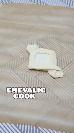 Слойки с черешней