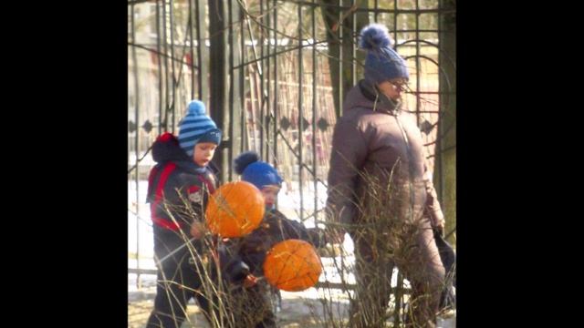 МАРТОВСКИЙ КОЛОРИТ В ОДНОМ ГОРОДЕ... (Фото Юрия СИЗОВА (Владимир), музыка - Максим ВРИЦА (Хорватия)