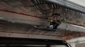 Дверь на оригинальный  кунг Mitsubishi L200