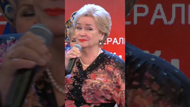 «Огонёк» — поёт Ольга Бибик, фортепиано Иван Бойцов, Московский хор «Отчизна»