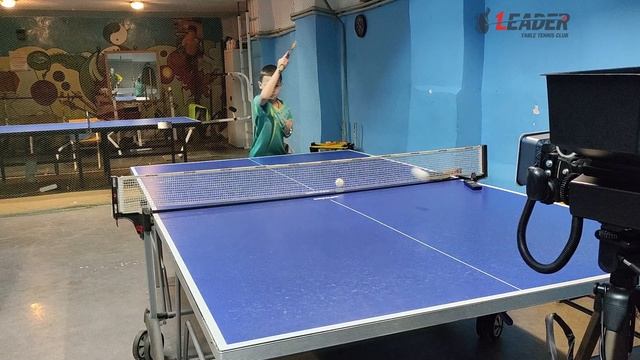 Никита 11 лет. Робот. Накат справа по пустому мячу