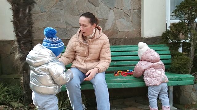 15 февраля 2025 На скамейке