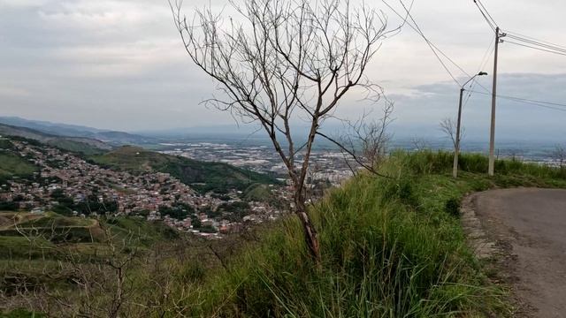 Вид с горы Montebello на Кали - 23.03.2025 - Mirador Via Montebello, Cali, Colombia