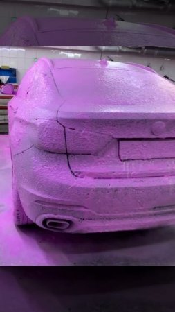 деликатный бесконтактный шампунь PinkFoam с мощной пеной ярко розового цвета