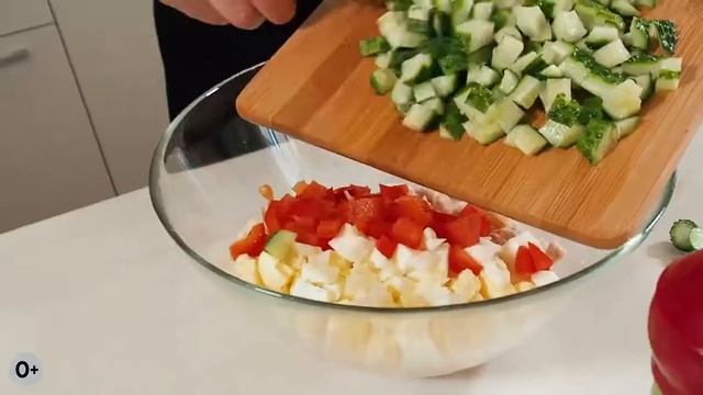 Богатый витаминами, сытный,полезный, низкокалорийный салат   Bombbический рецепт