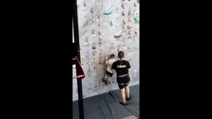 Знакомство со скалодромом.
